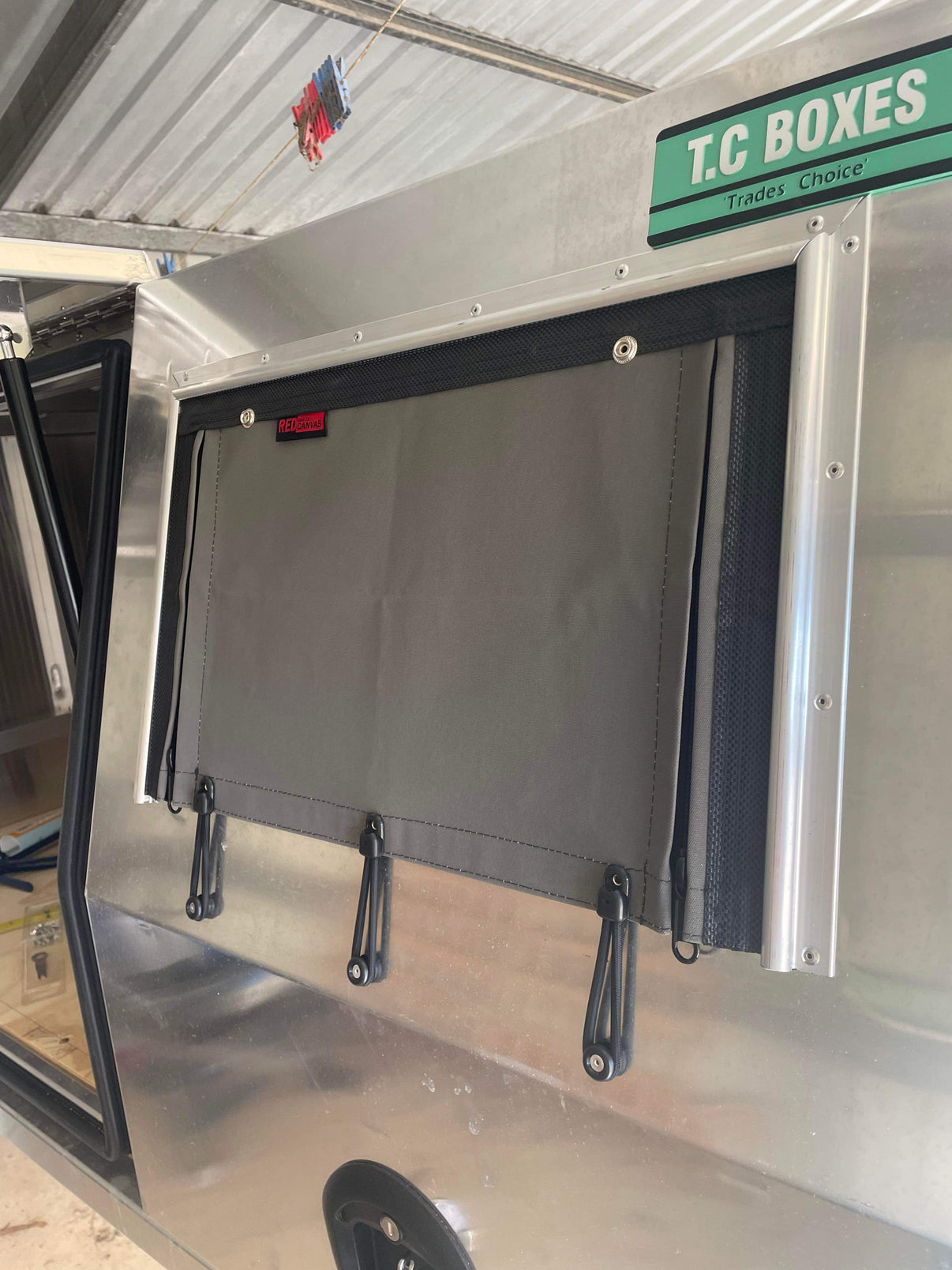 T.C Boxes Dog Box Cover (door) 480x300mm – Red Gully Canvas